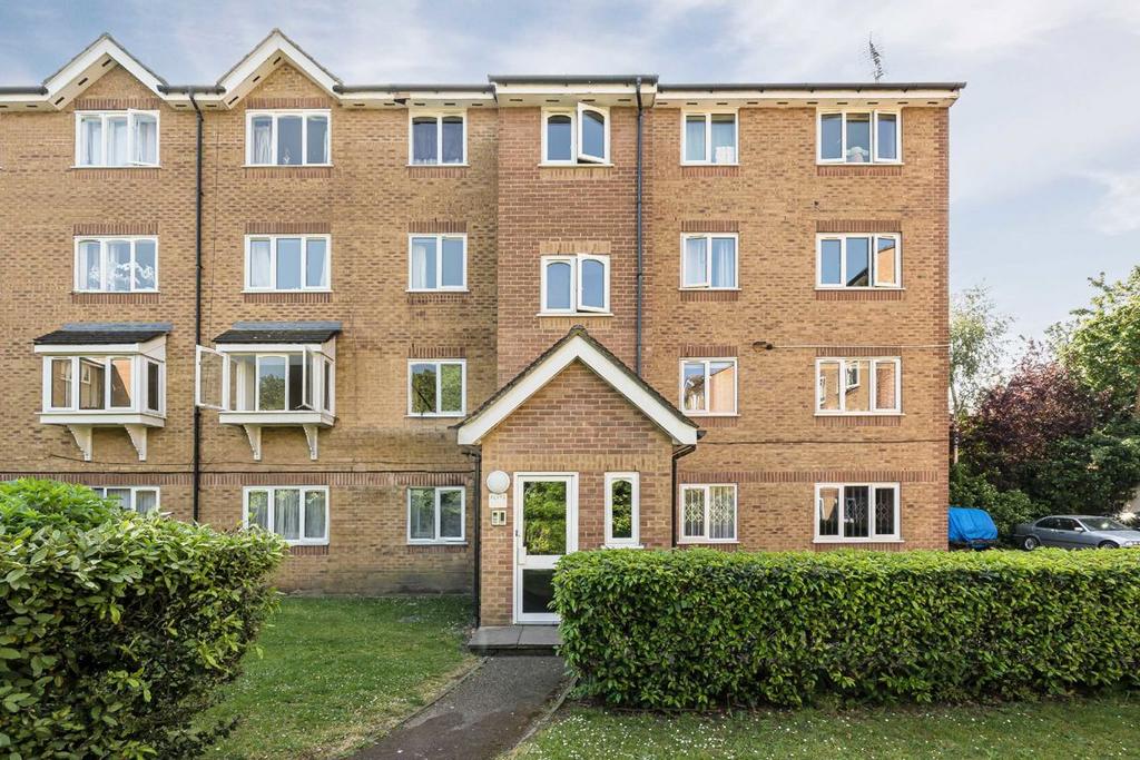 Grinstead Road, London SE8 1 bed flat - £300,000