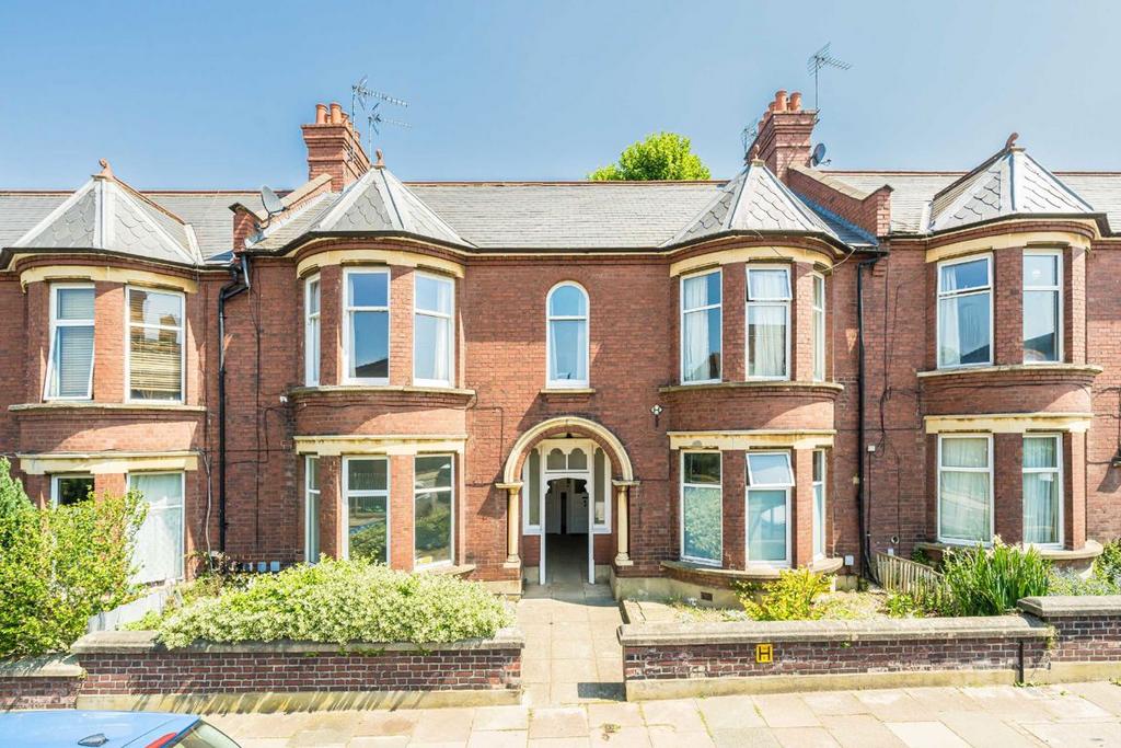 Radbourne Road, London SW12 1 bed flat to rent - £1,950 pcm (£450 pw)