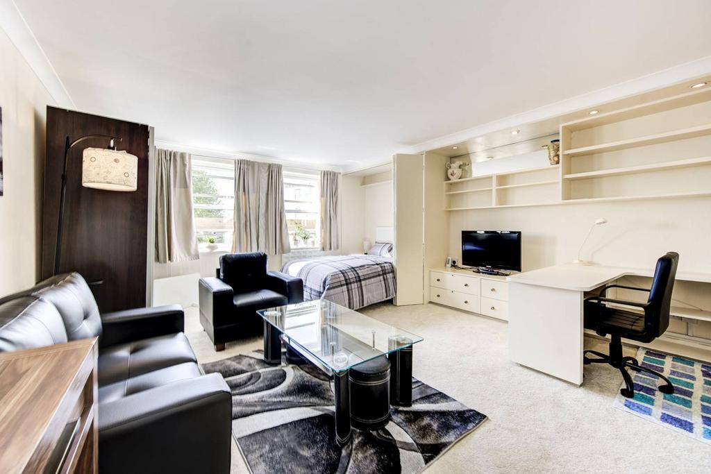 Earls Court Square, Earls Court... Studio - £4,984 pcm (£1,150 pw)