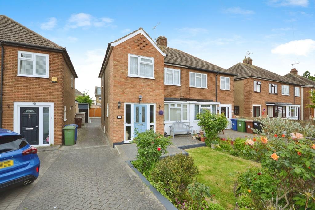 Butts Lane, Stanford-Le-Hope, SS17 3 bed semi-detached house for sale ...
