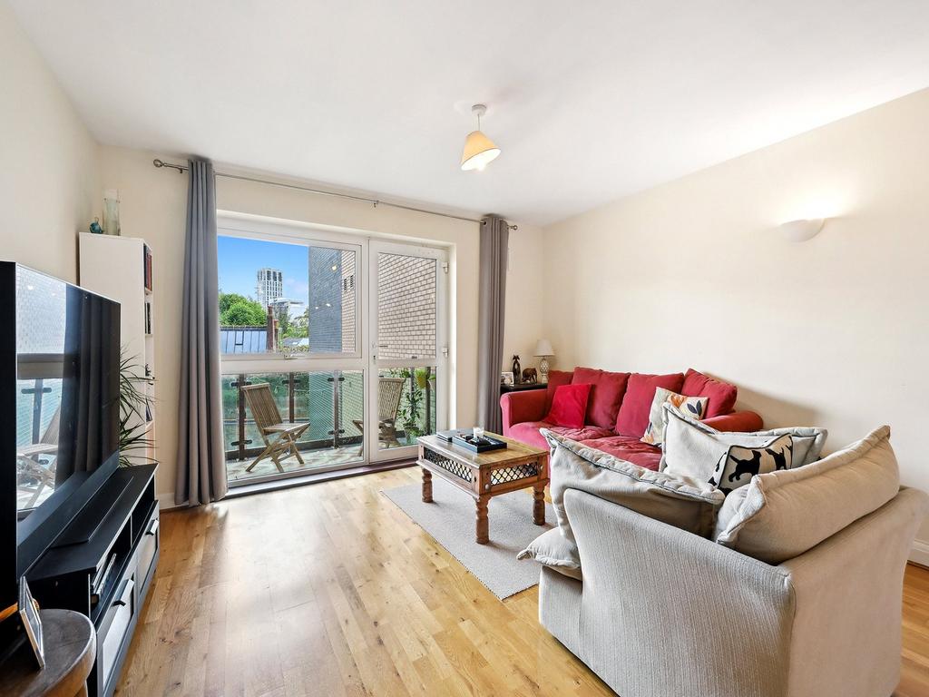 4 Village Court, Chelsea Village, SW6 1 bed apartment - £2,200 pcm (£ ...