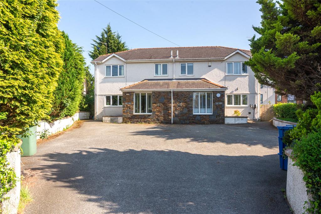 Penrhosgarnedd, Bangor, Gwynedd, LL57 3 bed semi-detached house - £250,000