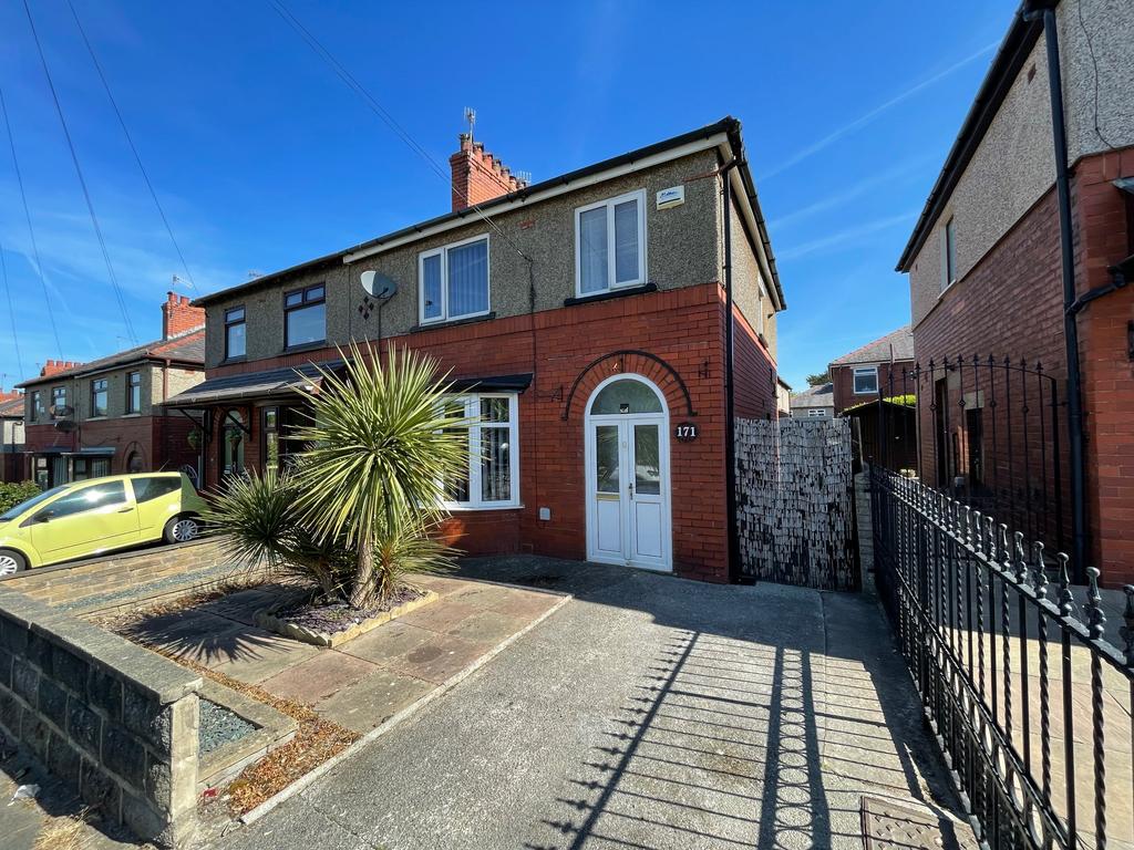 Bowerham Road, Lancaster | Chain Free... 3 bed semi-detached house for ...