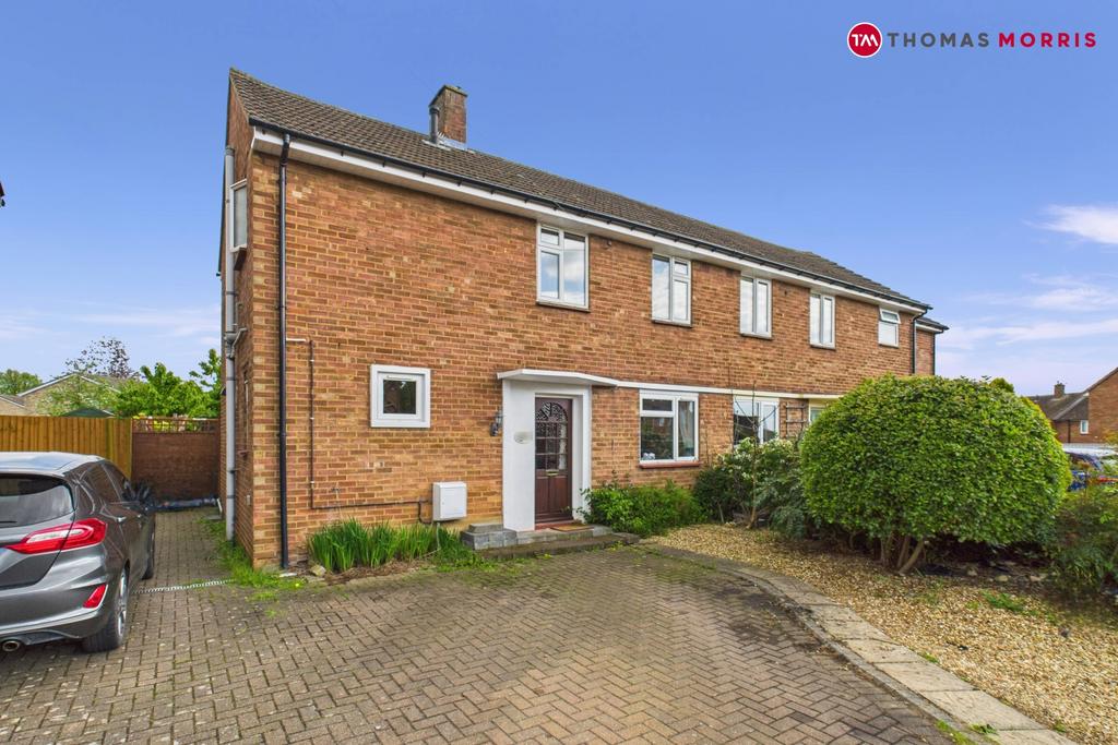 Elm Road, Biggleswade SG18 3 bed semi-detached house for sale - £390,000