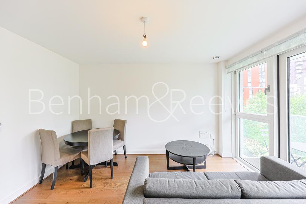 Hebden Place, Nine Elms SW8 1 bed apartment to rent - £2,700 pcm (£623 pw)