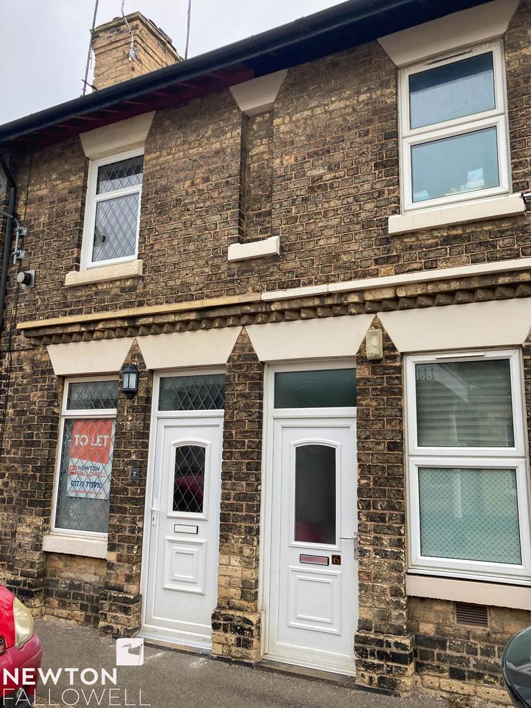 Station Cottages, Retford DN22 2 bed terraced house - £795 pcm (£183 pw)