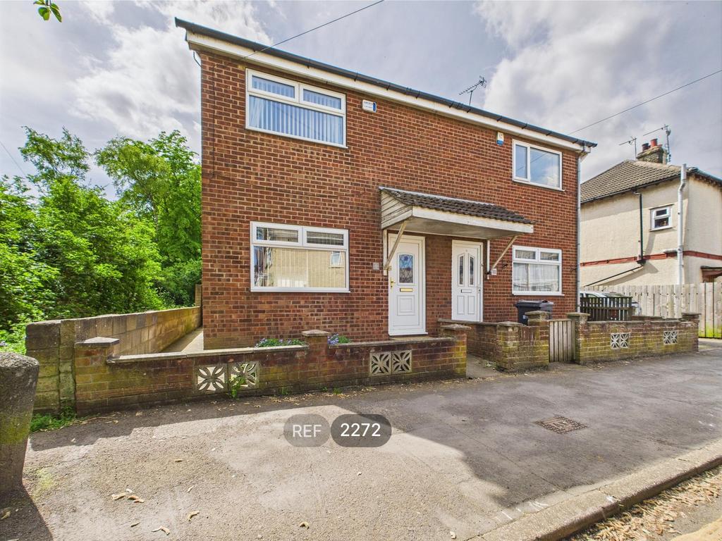 96 Lorraine Street, HU8 8EQ 3 bed semi-detached house - £795 pcm (£183 pw)
