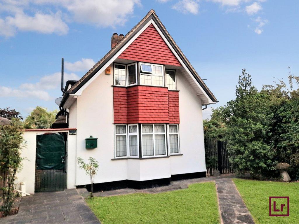 Old Hatch Manor, Ruislip, HA4 2 bed detached house - £700,000