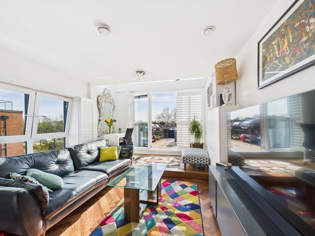Victoria Road, Elizabeth Court, HA4 1 bed flat for sale - £272,000