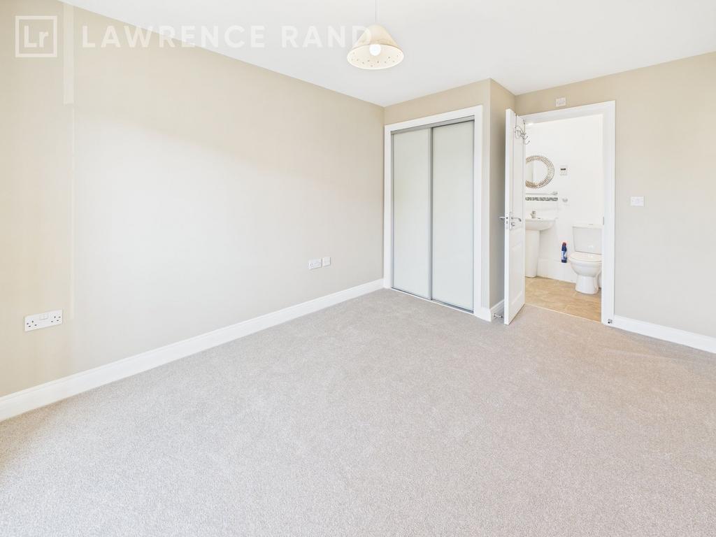 Lindie Gardens, Uxbridge, UB8 2 bed flat - £1,700 pcm (£392 pw)