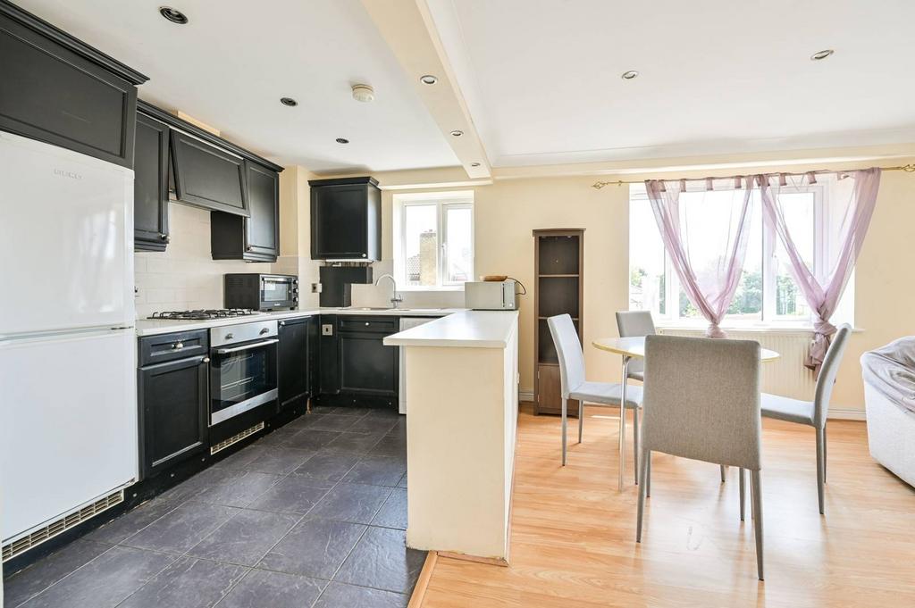 Quayside Court, Rotherhithe, London... 2 bed flat for sale - £530,000