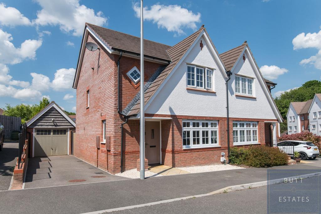 Exeter EX2 3 bed semi-detached house - £400,000