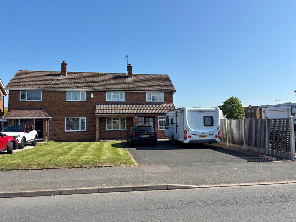 Windermere Drive, Worcester WR4 3 bed semi-detached house to rent - £ ...