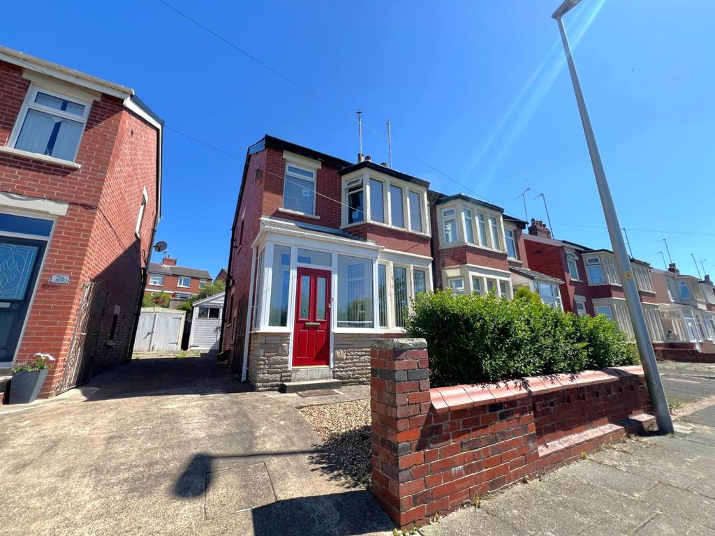 Nethway Avenue, Blackpool FY3 3 bed semi-detached house for sale - £145,000