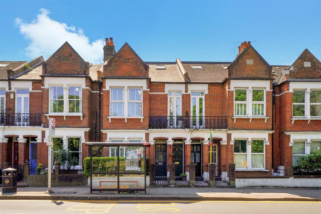 Putney Bridge Road, Putney 2 bed flat for sale - £875,000