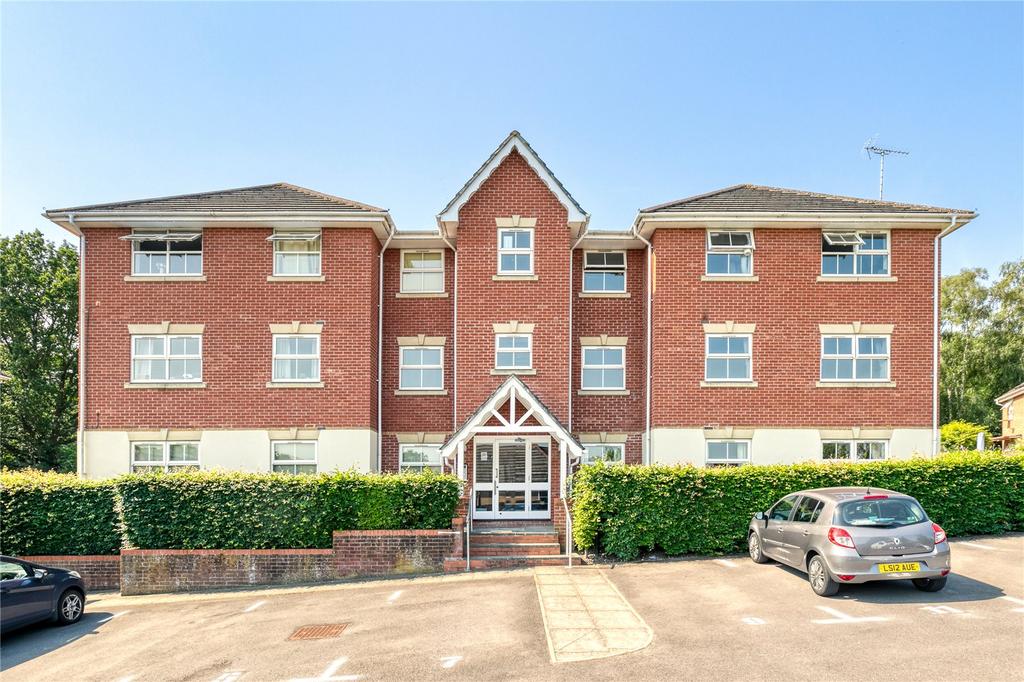 Babbage Way, Bracknell, Berkshire, RG12 2 bed apartment for sale - £240,000