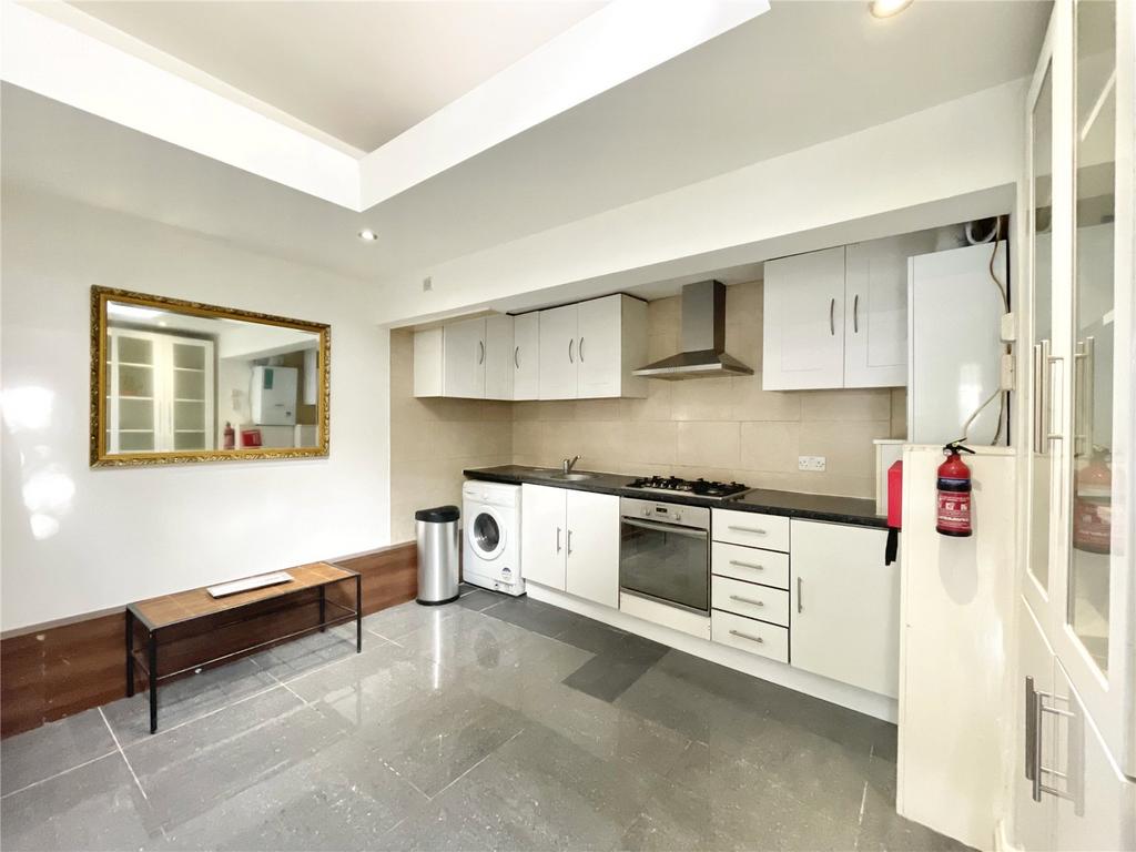 Uxbridge Road, The High Street UB1 1 bed apartment - £1,500 pcm (£346 pw)