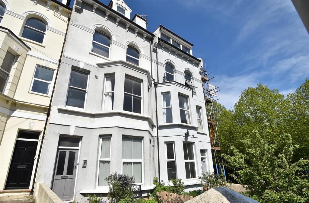 Braybrooke Terrace, Hastings 1 bed flat - £775 pcm (£179 pw)