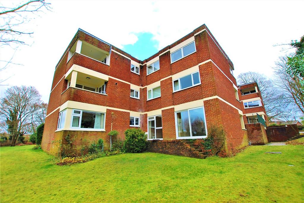Warren Road, Guildford, Surrey, GU1 2 bed apartment to rent - £1,450 ...