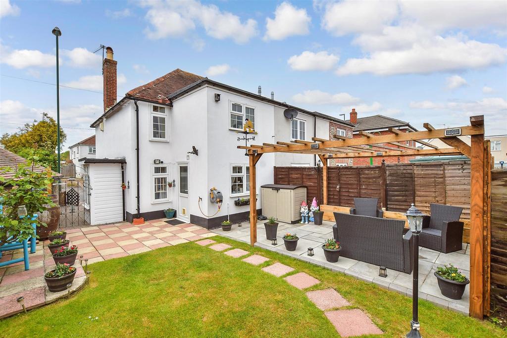 Flansham Lane, Bognor Regis, West Sussex 2 bed semi-detached house for ...