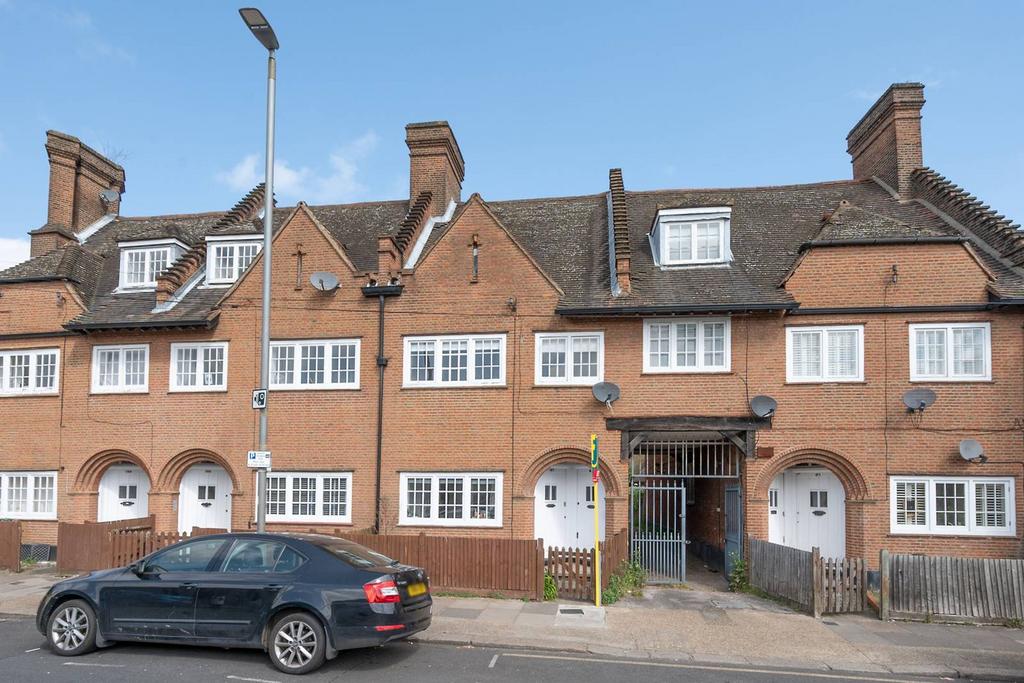 Oakhill Road, Putney, London, SW15 2 bed flat - £550,000