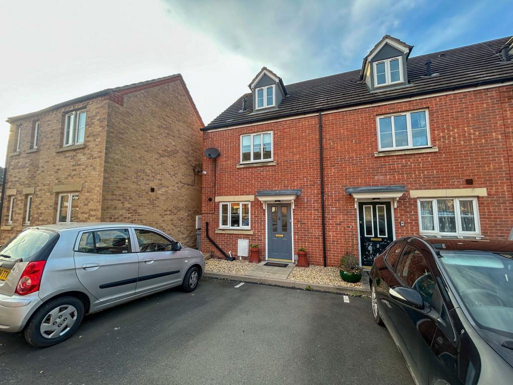 Churchfield Close, Peterborough PE6 3 bed end of terrace house for sale ...