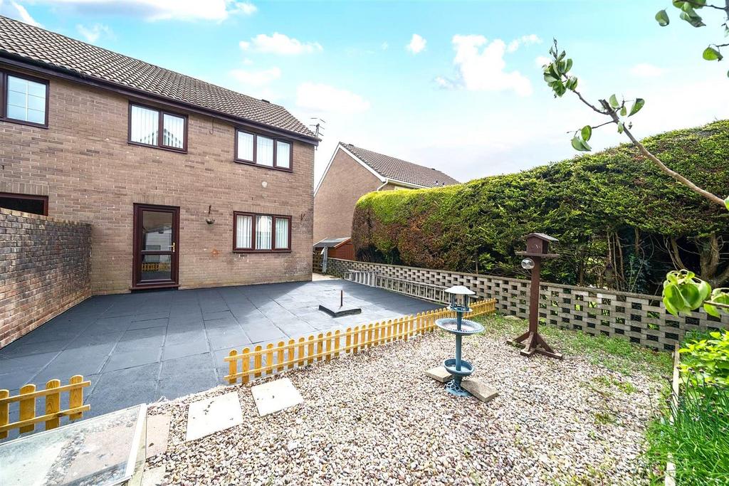 Heol Gwenallt, Gorseinon, Swansea 3 bed semi-detached house for sale ...