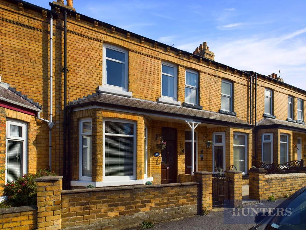 Elmville Avenue, Scarborough 3 bed terraced house to rent - £850 pcm (£ ...