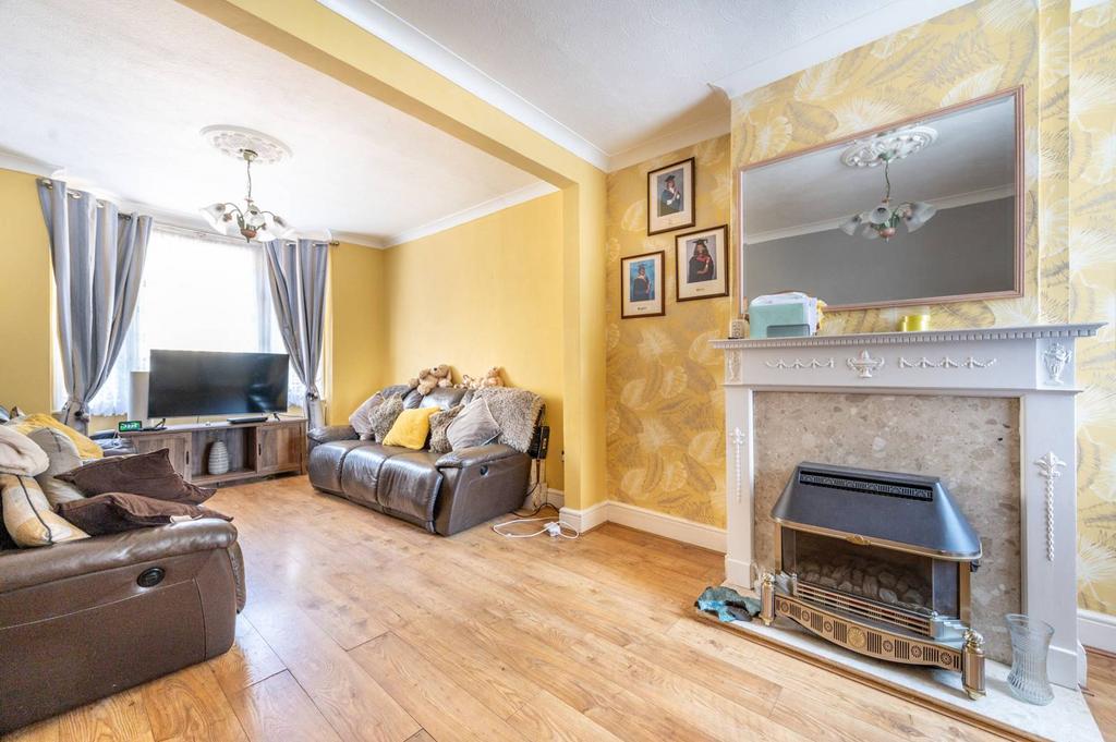 Wise Road, Stratford, London, E15 3 bed terraced house for sale - £750,000