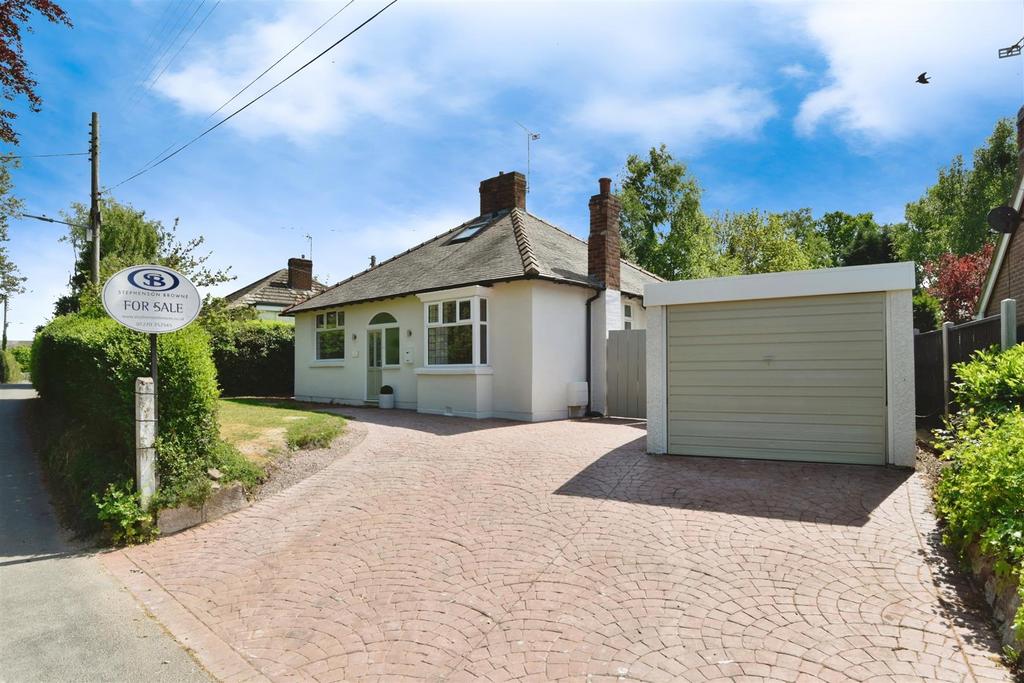 Fields Road, Haslington, Crewe 3 bed bungalow for sale - £495,000