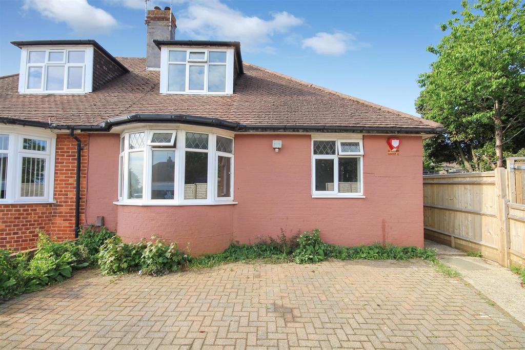 Hangleton Road, Hove 4 bed semi-detached bungalow - £2,250 pcm (£519 pw)