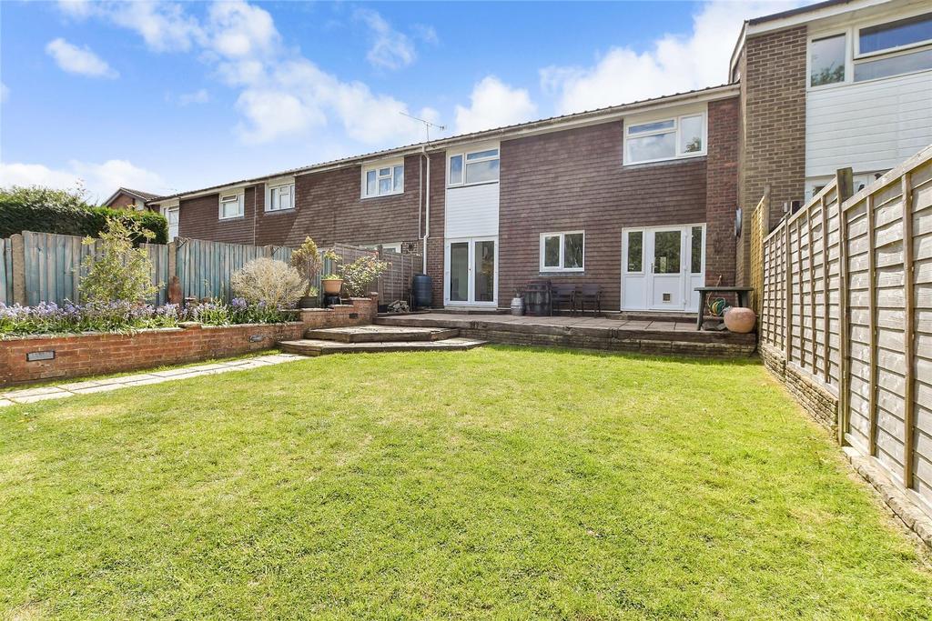 Chadwick Close, Crawley, West Sussex 3 bed terraced house for sale - £ ...
