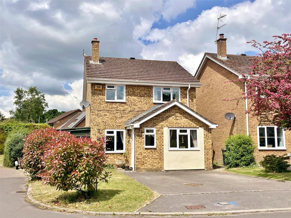 Hazelwood Drive, Verwood, Dorset, BH31 3 bed detached house for sale ...