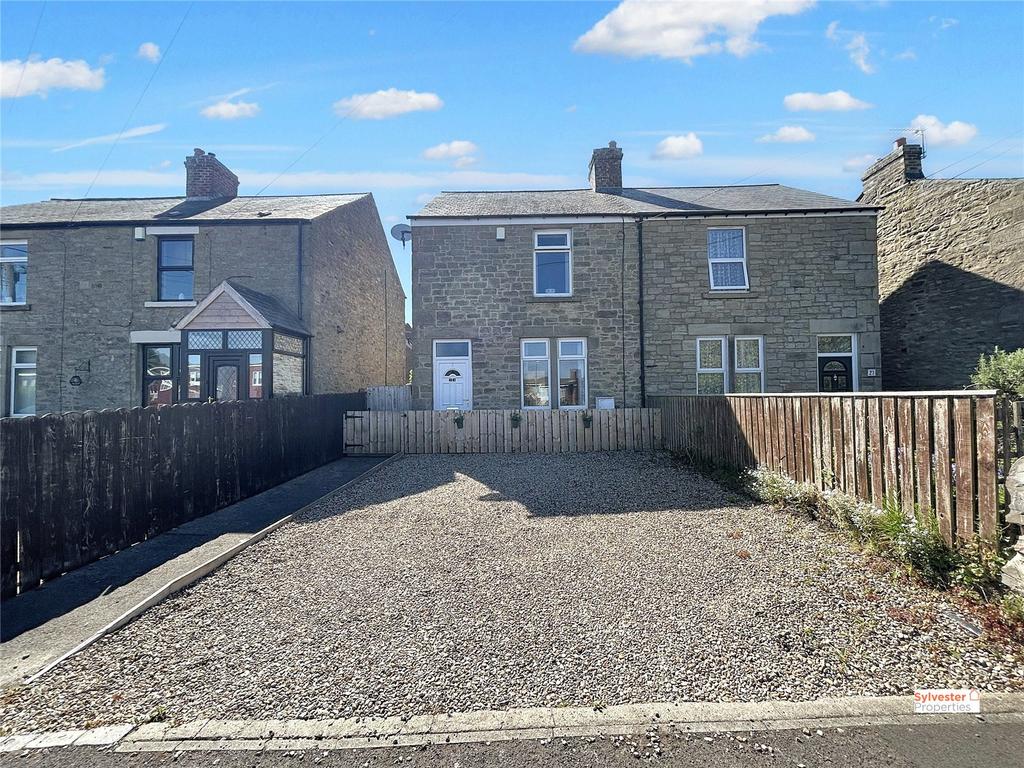 Consett Road, Castleside, Consett... 2 bed semi-detached house - £140,000