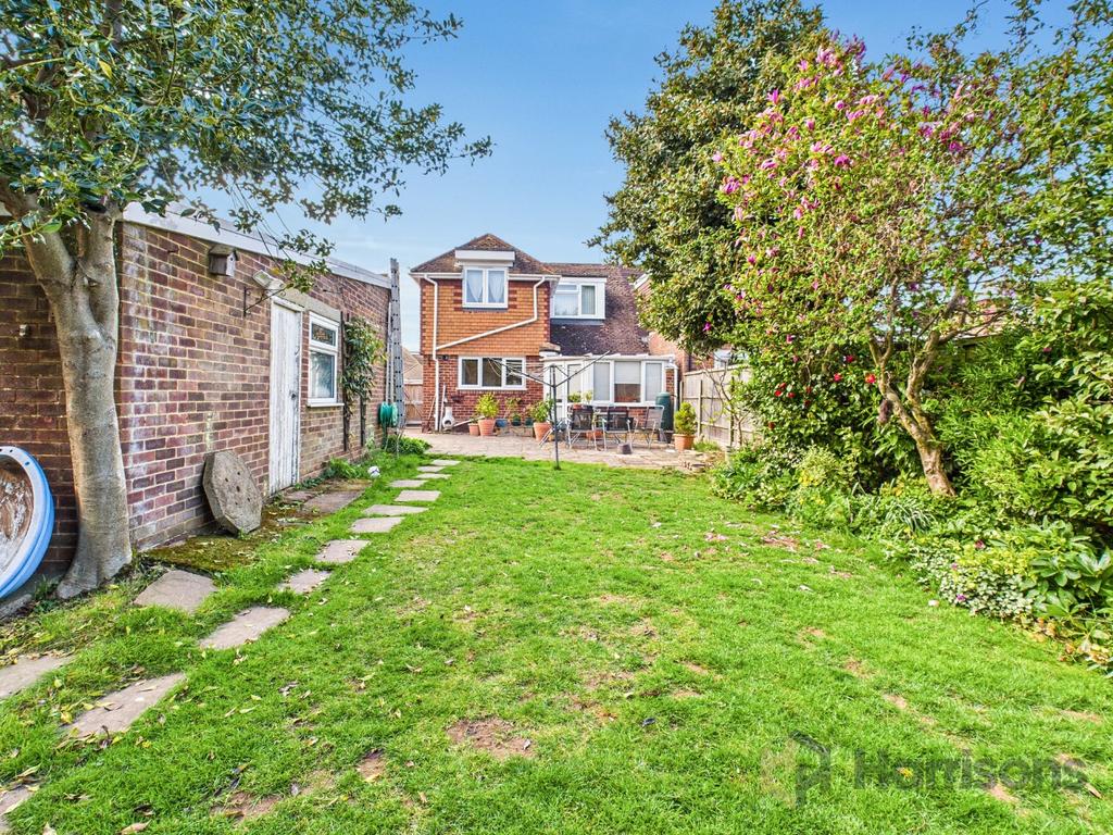 Roseleigh Road, Sittingbourne, Kent... 4 bed semi-detached house for ...