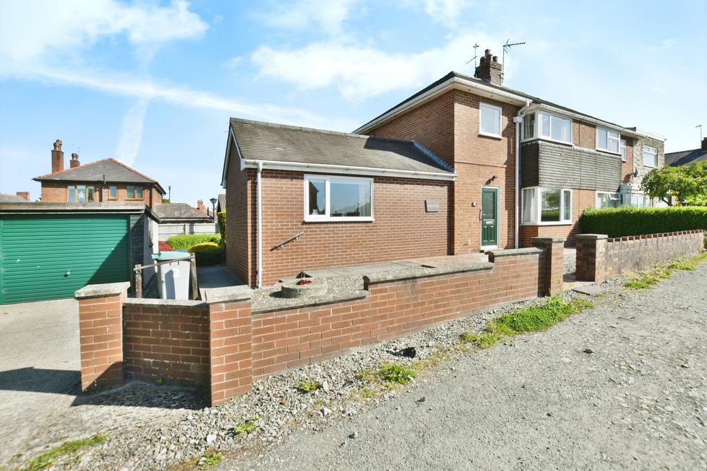 Frederick Street, Johnstown, Wrexham... 4 bed semi-detached house - £ ...