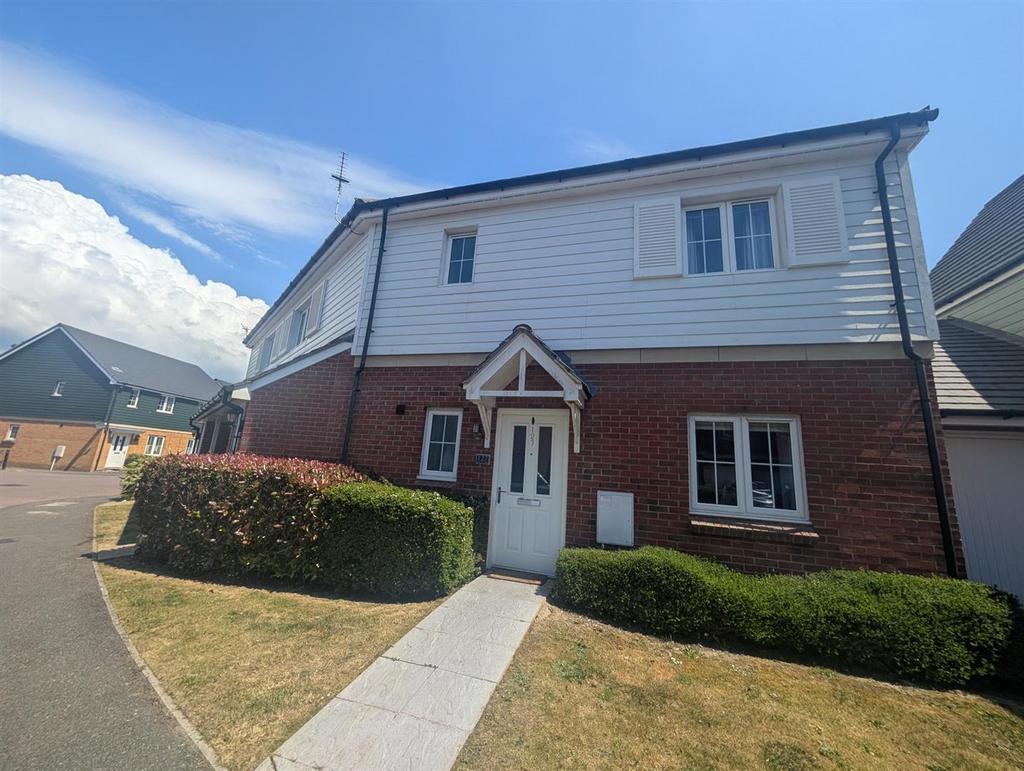 Bedford Drive, PARK GATE Fareham 2 bed maisonette for sale - £200,000