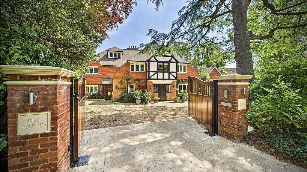 Cleardown, Hockering Estate, Surrey... 6 bed detached house - £4,000,000