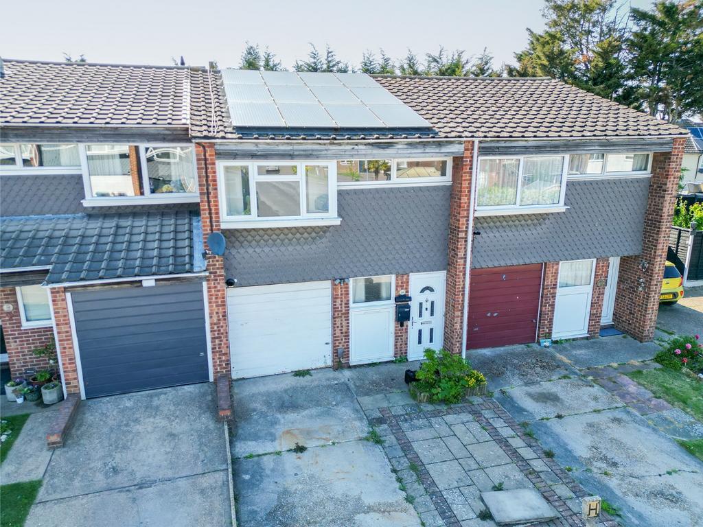Ivy Close, Gravesend, Kent, DA12 2 bed terraced house for sale - £300,000