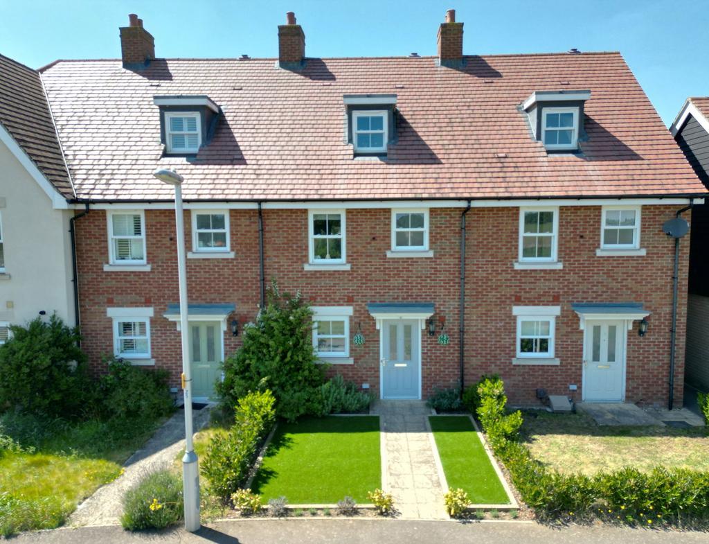 Tallis Lane, Biggleswade SG18 3 bed terraced house for sale - £375,000