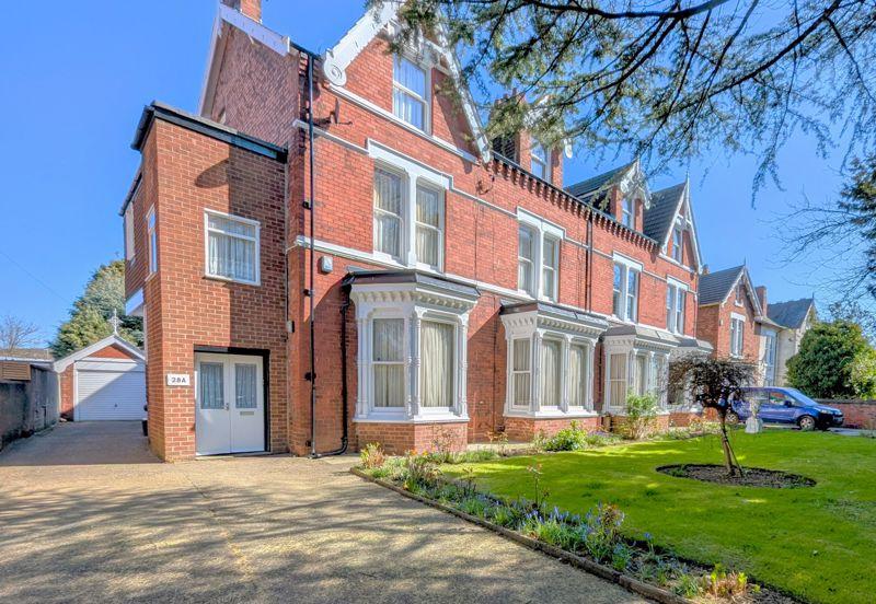 The Avenue, Middlesbrough TS5 6 bed semi-detached house for sale - £325,000