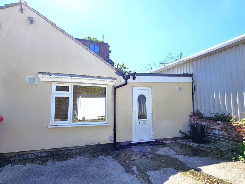 Clarence Road, Sutton Coldfield B74 1 bed mews - £750 pcm (£173 pw)