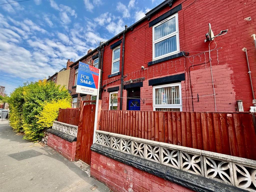 Pinder Street, Wortley, Leeds 2 bed terraced house - £110,000