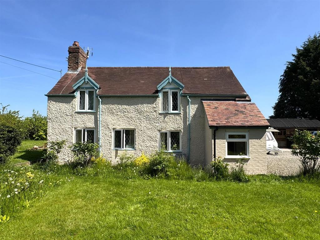 Penylan, LL14 6HP 3 bed detached house - £1,800 pcm (£415 pw)