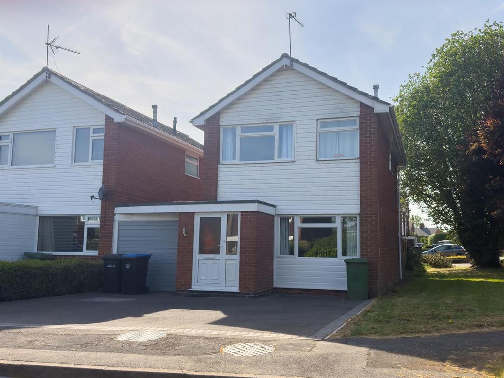Guthlaxton Avenue, Lutterworth LE17 3 bed detached house - £1,295 pcm ...