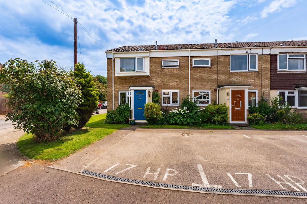 Hoveton Place, Badersfield 3 bed end of terrace house - £210,000