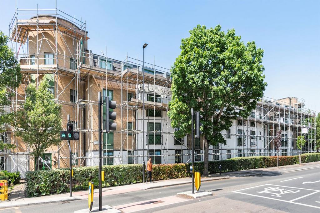 Greenford Road, Greenford UB6 2 bed flat to rent - £2,093 pcm (£483 pw)