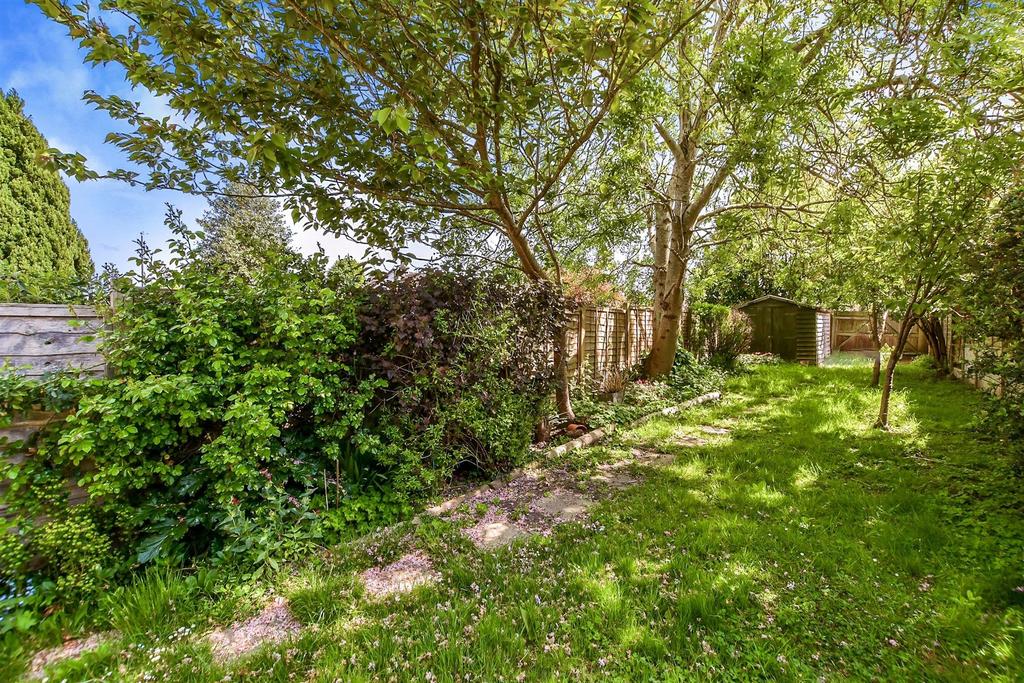 Loose Road, Maidstone, Kent 3 bed end of terrace house for sale - £189,000