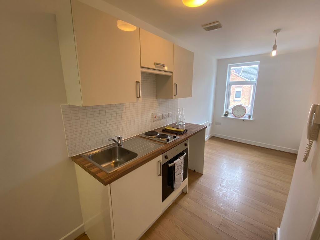 Fosse Road North, Flat 6, Leicester LE3 Studio to rent - £580 pcm (£134 pw)