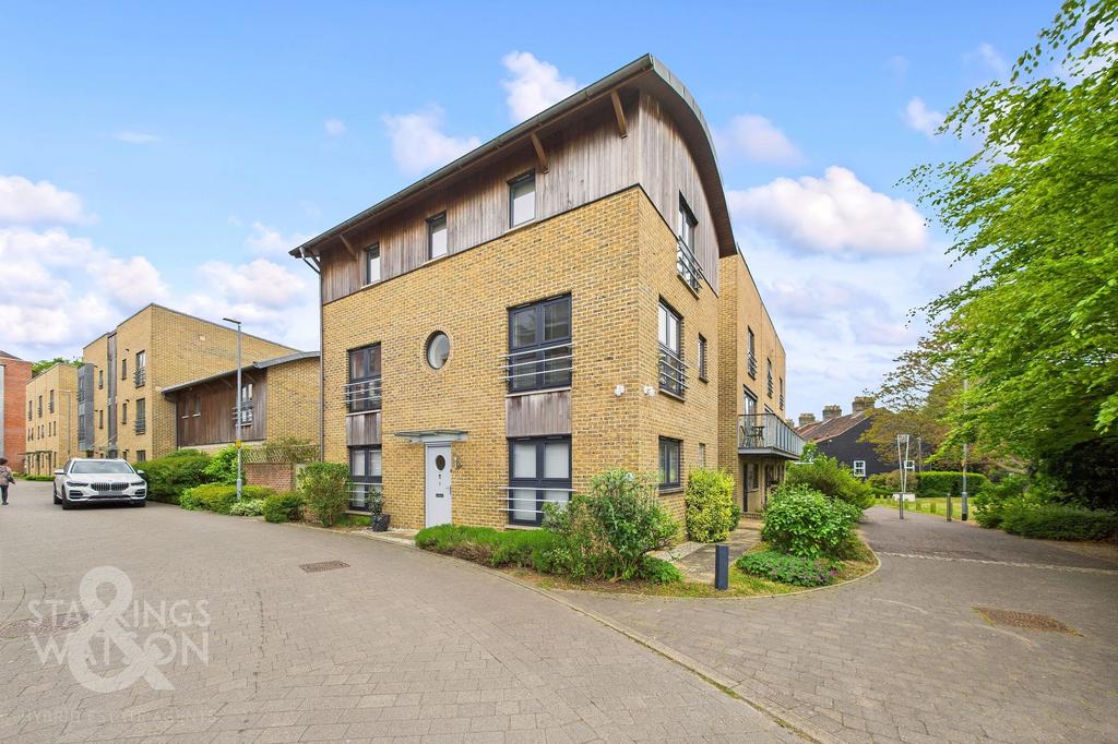 Bertram Way, Norwich 5 bed townhouse - £525,000